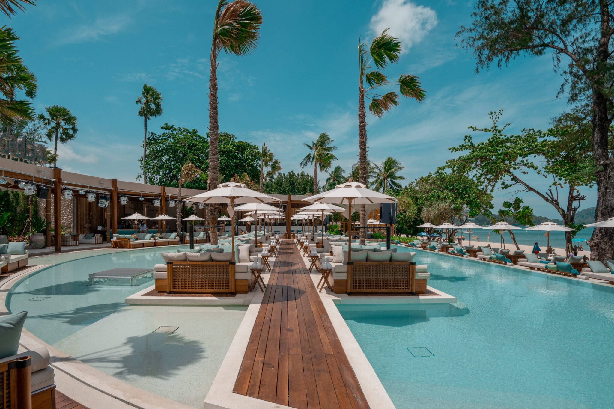 Barra Cuda Beach Club | Thailand’s First Pool Dancefloor & Beachfront ...